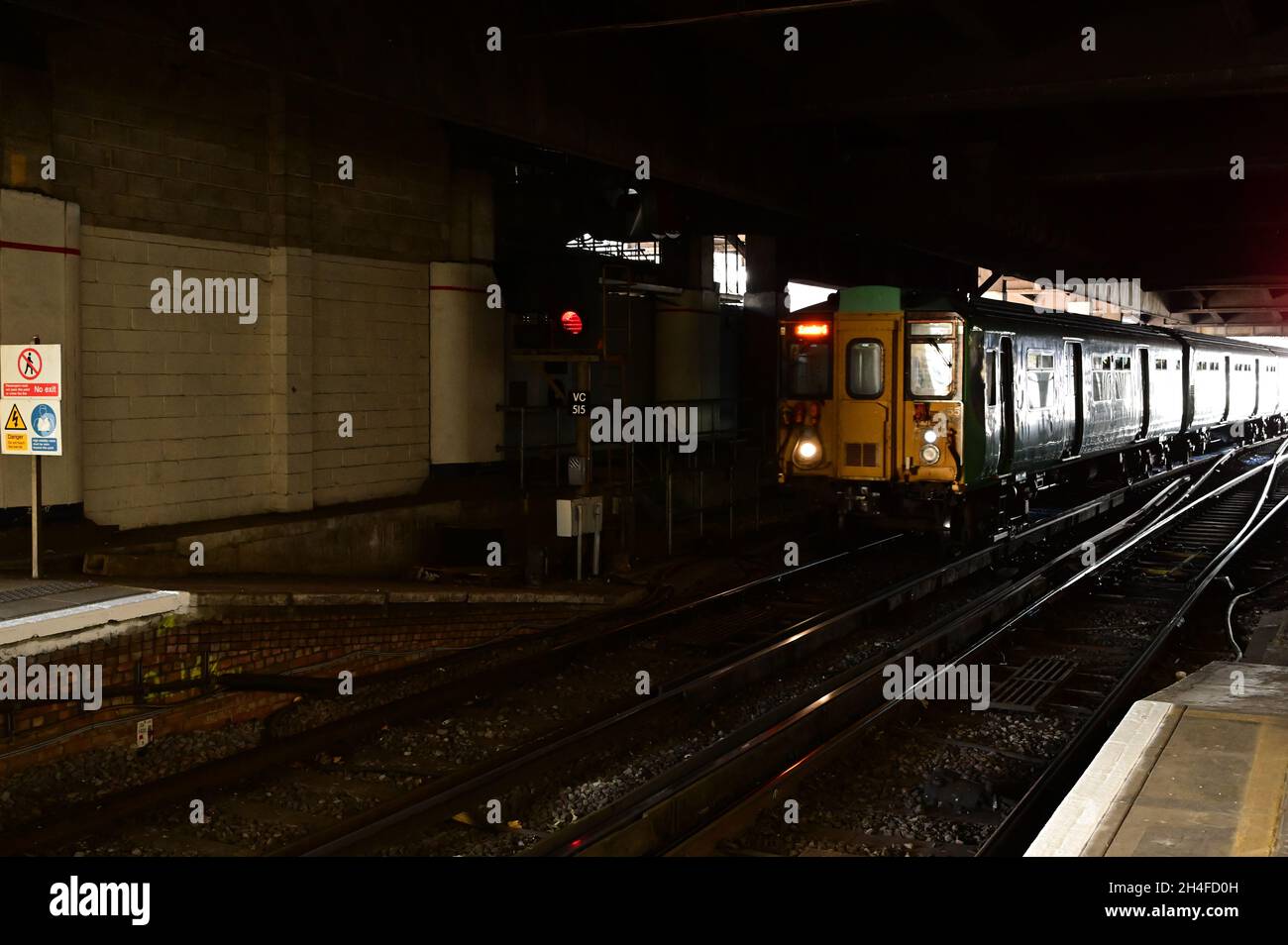 A southern class 455 at London Victorian station Stock Photo - Alamy