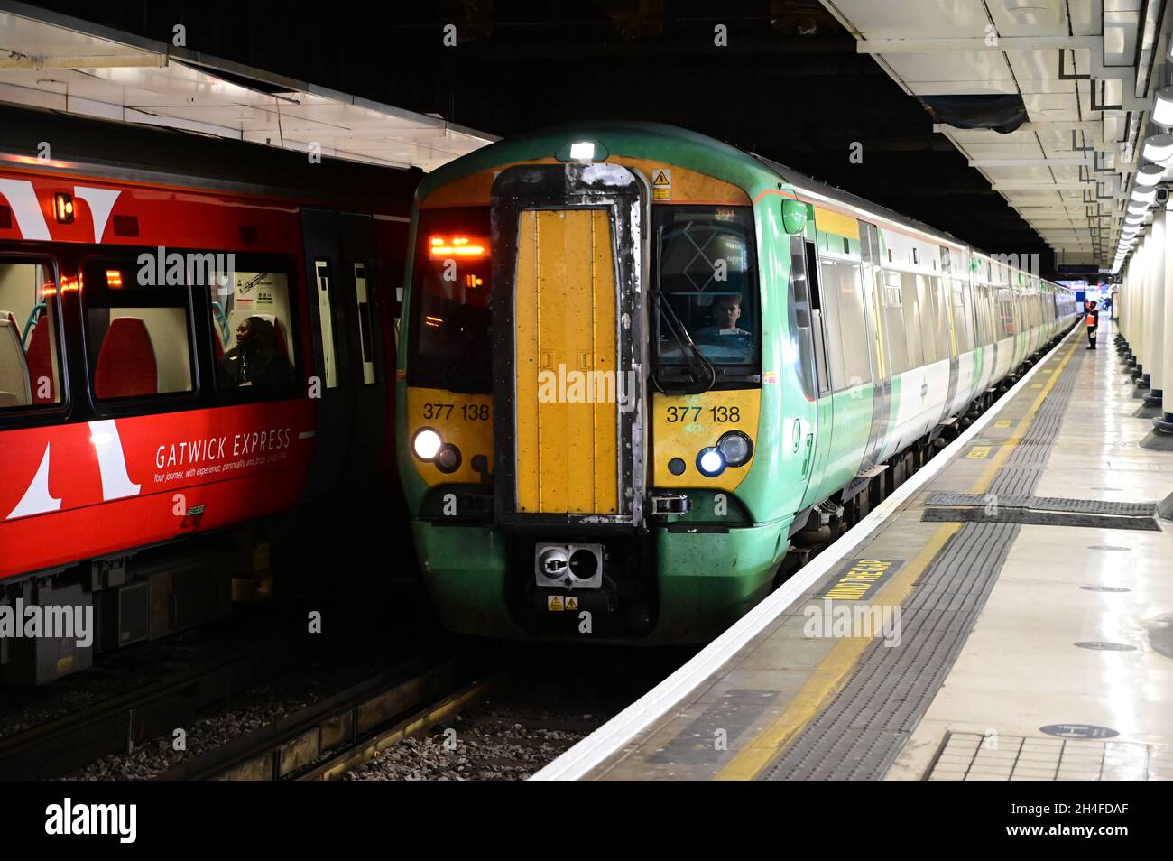 Southern trains class 377 at London Victoria station Stock Photo - Alamy