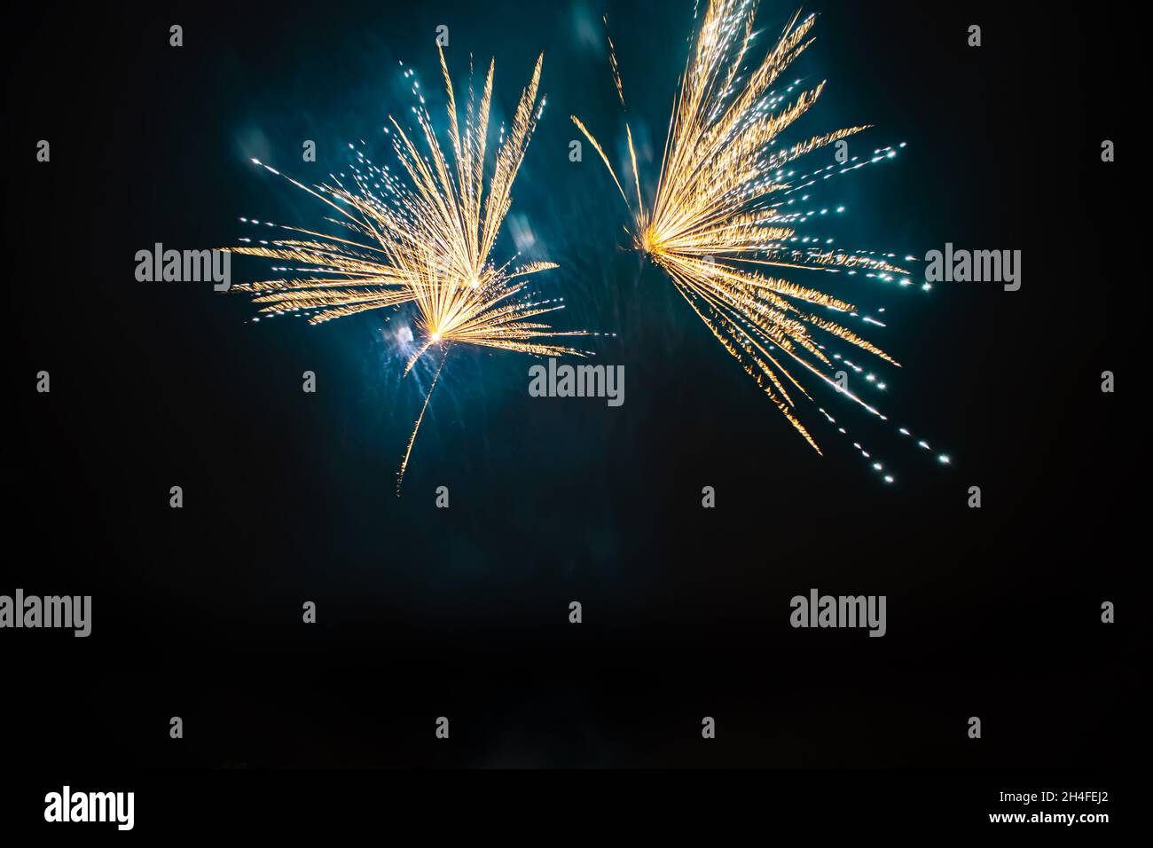 Colorful Fireworks, brocade gold and white strobe, long exposure ...