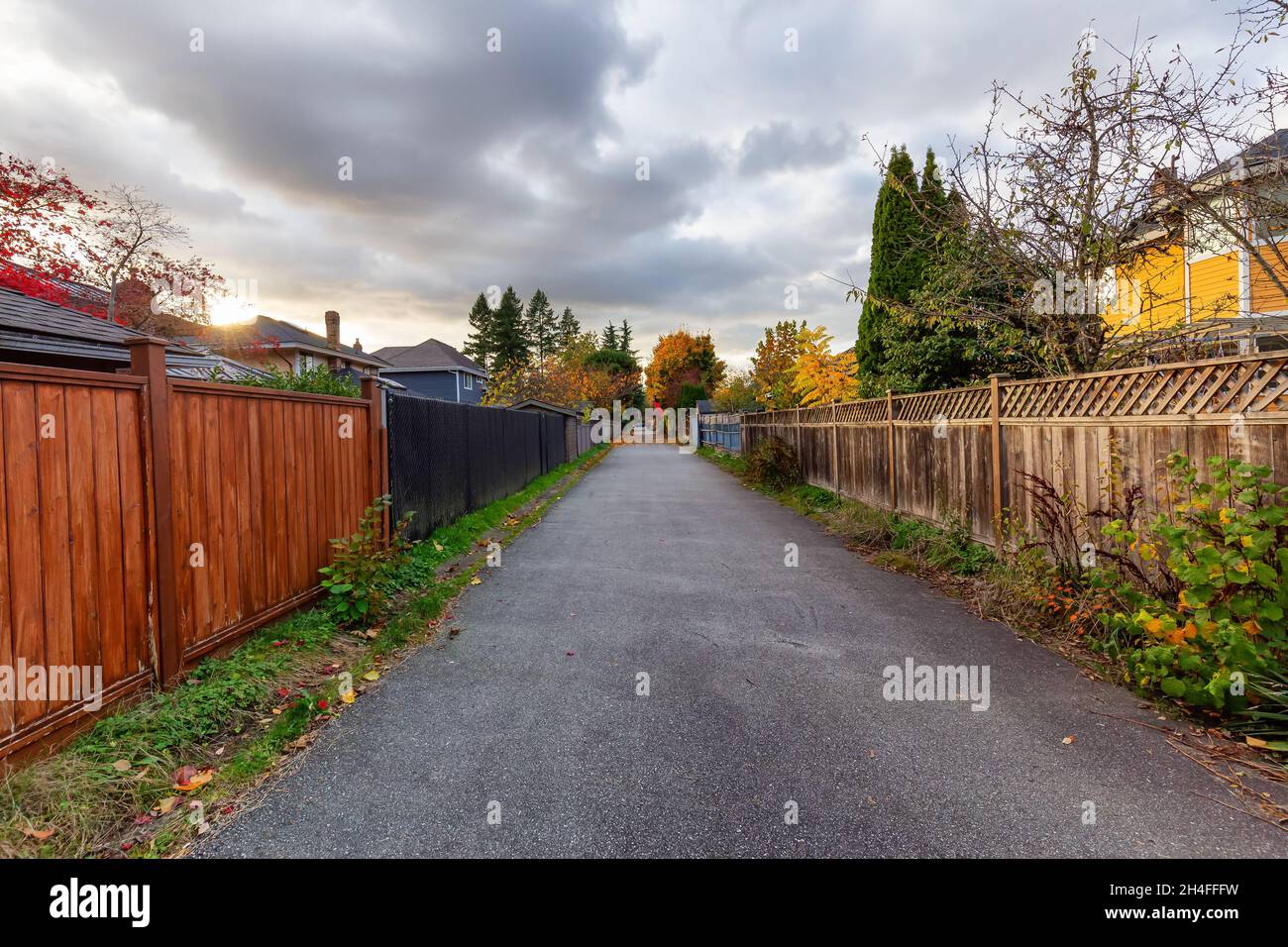 Suburban alley hi-res stock photography and images - Alamy