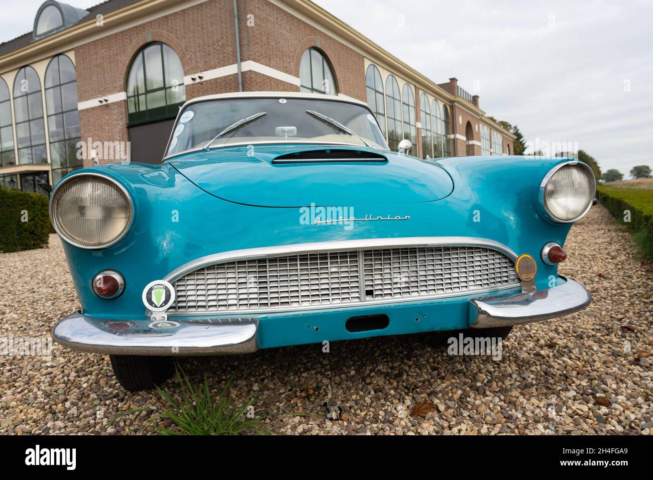 Antique car headlamp hi-res stock photography and images - Alamy