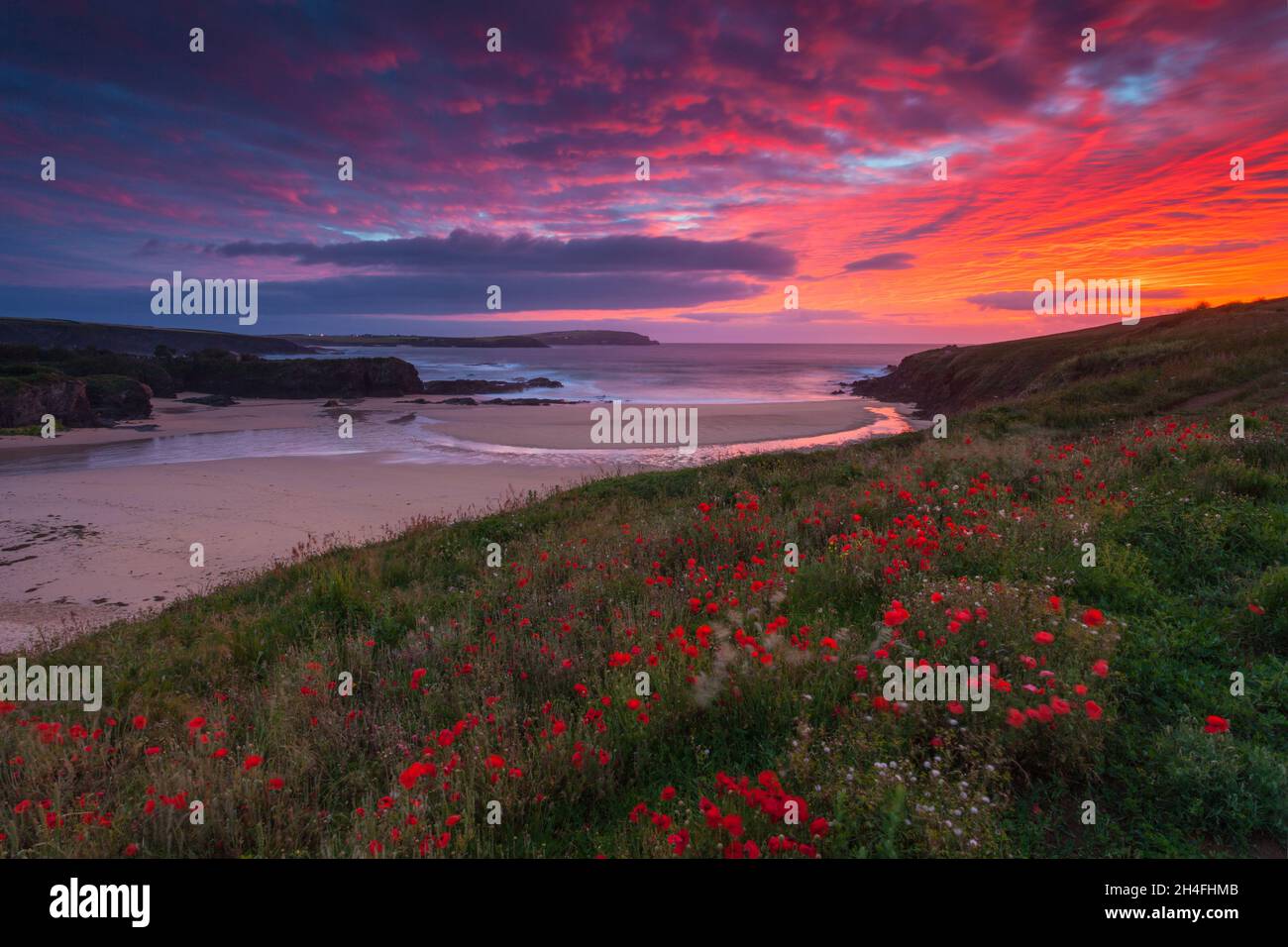 Trevone Beach Solstice Sunset Stock Photo - Alamy