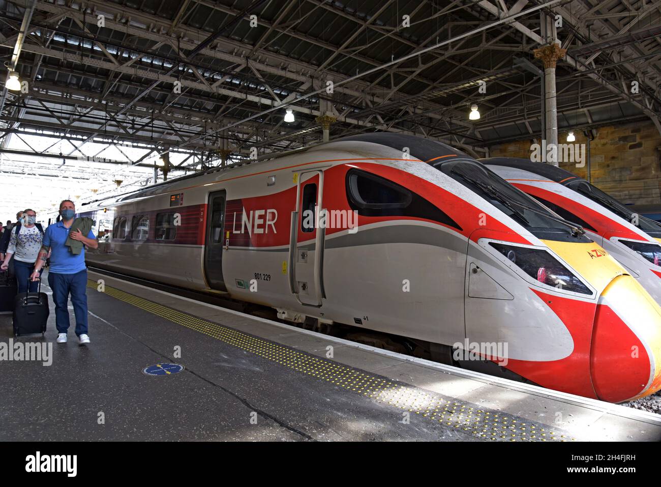 Lner train waverley hi-res stock photography and images - Alamy