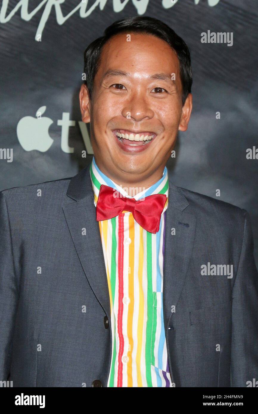 Los Angeles, CA. 1st Nov, 2021. Kevin Yee at arrivals for DICKINSON ...