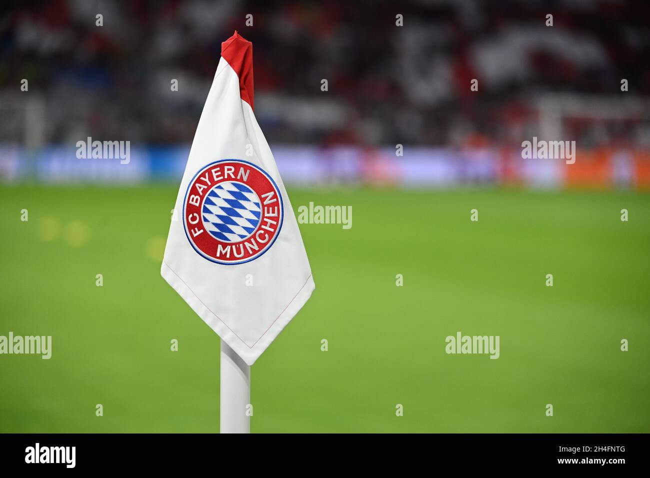 Corner flag with fc bayern logo hi-res stock photography and images - Alamy