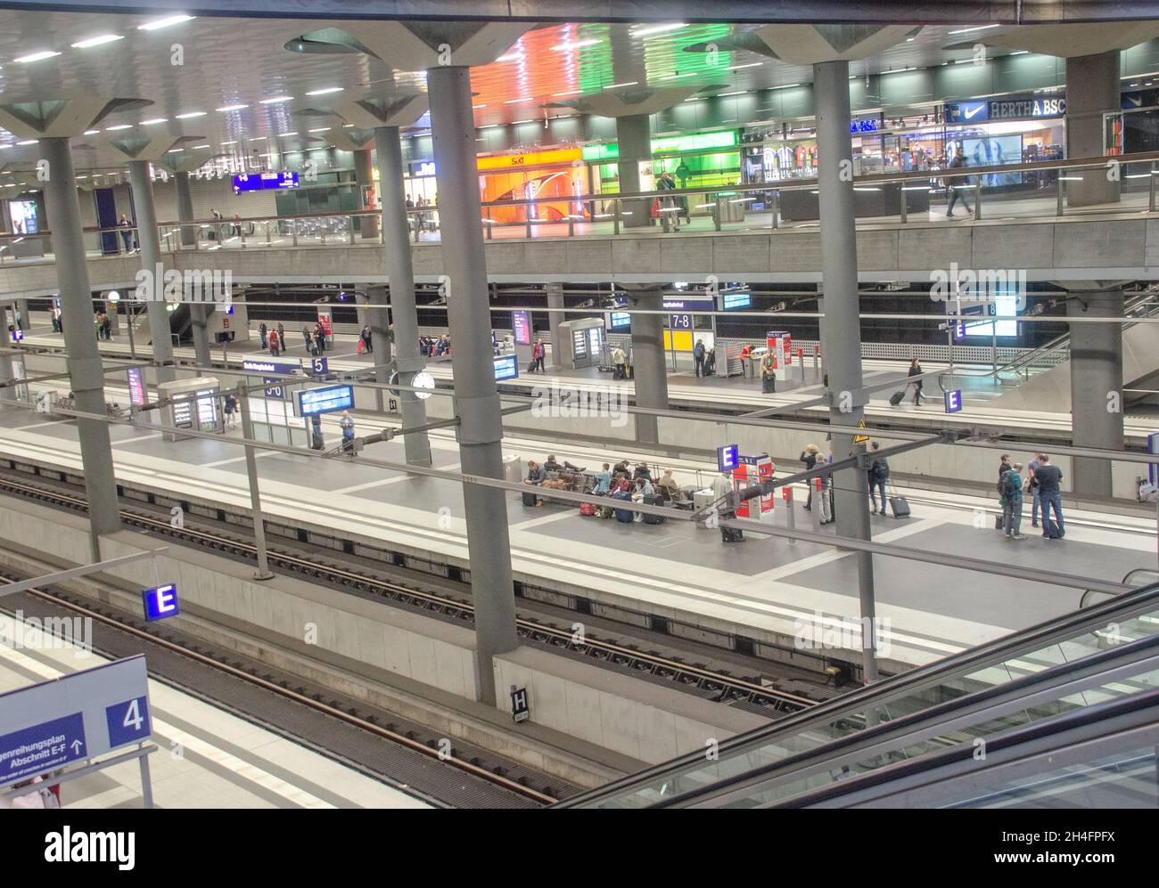Berlin: Der Hauptbahnhof ist der wichtigste Personenverkehrsbahnhof in ...