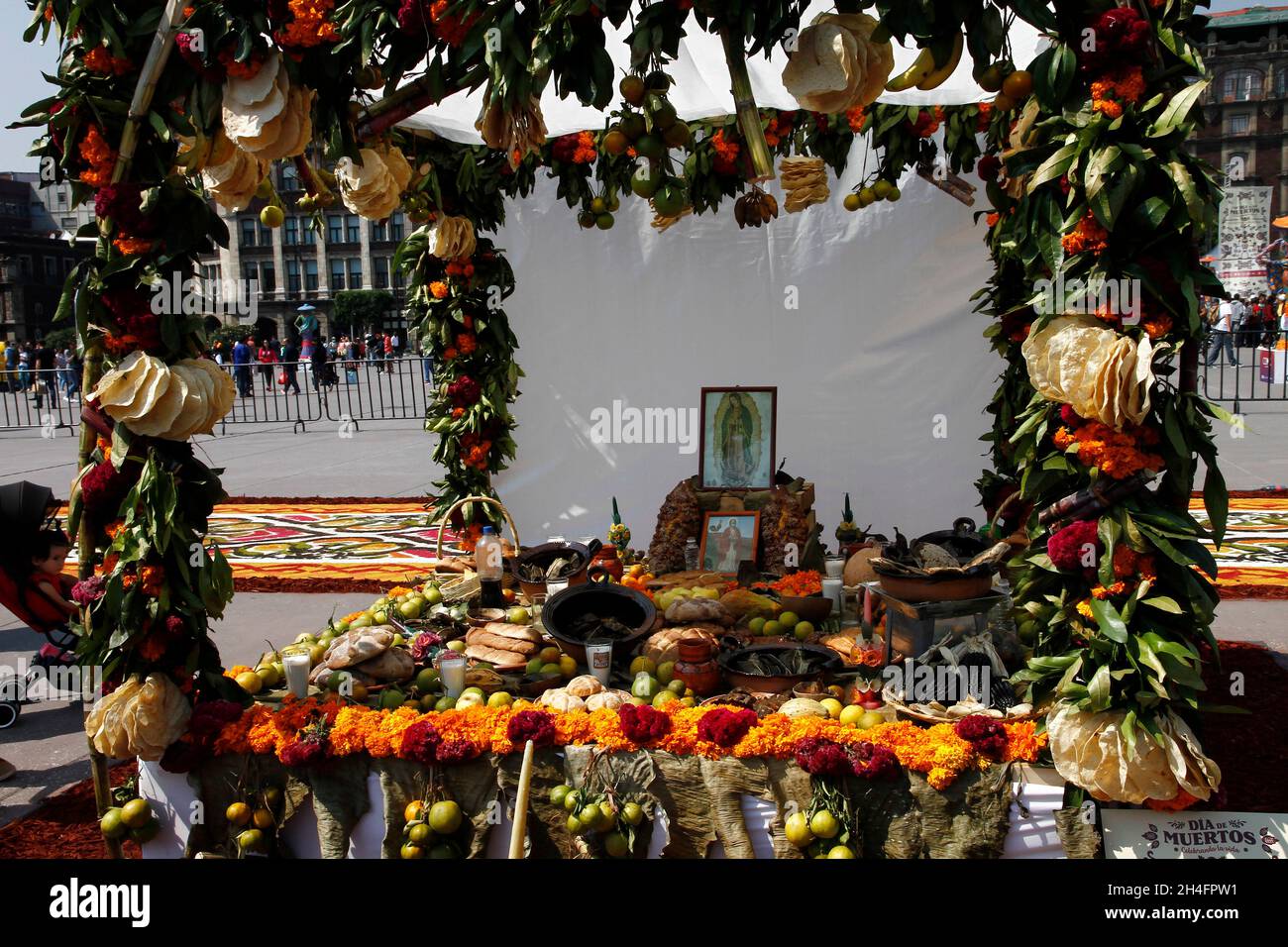 Non Exclusive: Tourists attend at Mexico City's downtown to enjoy The ...