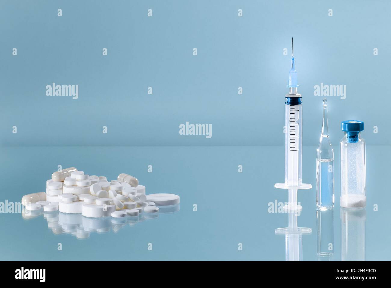 Tablets injection hi-res stock photography and images - Alamy
