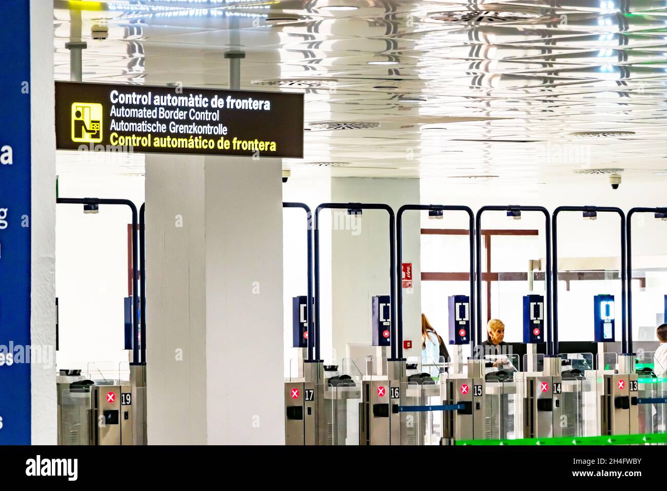Automated passport control hi-res stock photography and images - Alamy