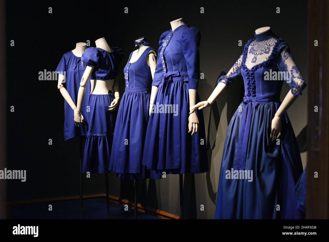 Das "Dirndl", ein typisch österreichisches und bayerisches Kleid ...