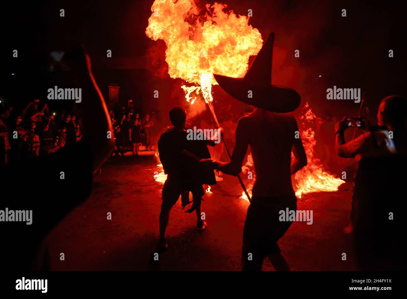 Tonacatepeque, El Salvador. 01st Nov, 2021. A reveller performs with ...