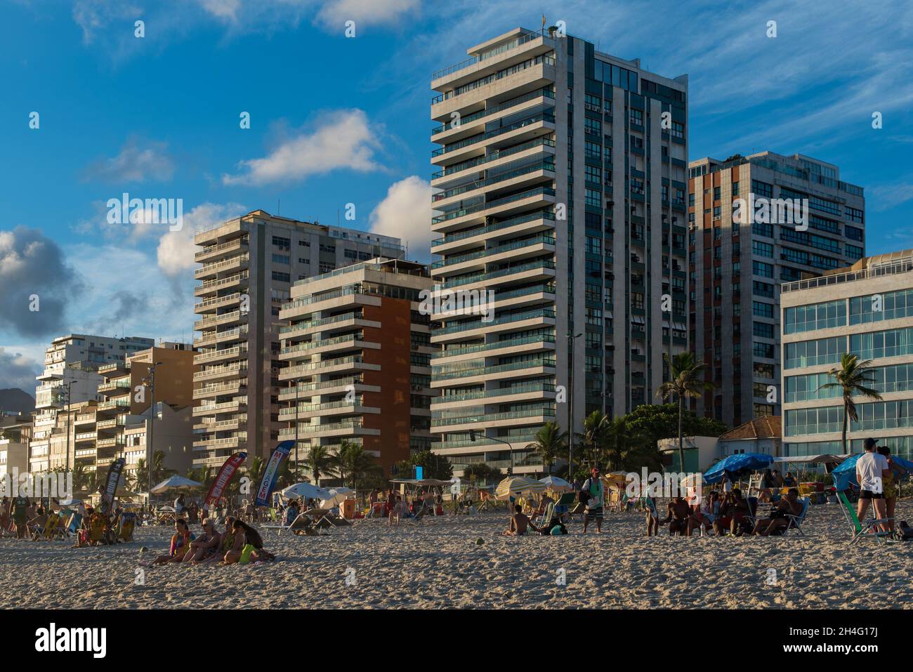 Rio de janeiro rich people hi-res stock photography and images - Alamy