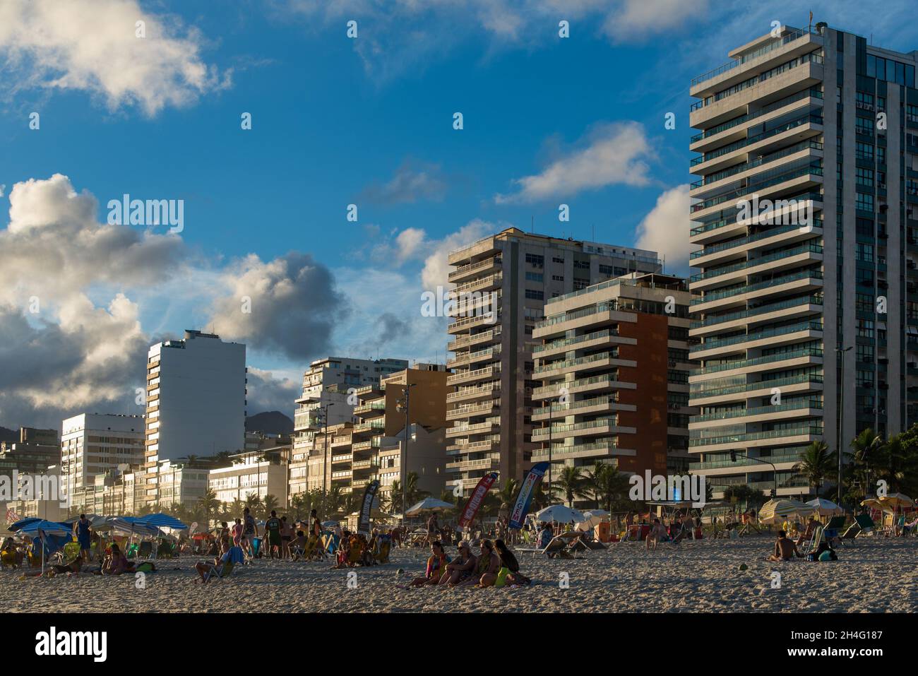 Rio de janeiro rich people hi-res stock photography and images - Alamy