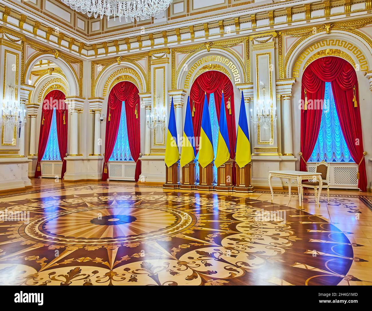 KYIV, UKRAINE - JUNE 25, 2021: The scenic ornamental parquet in White ...