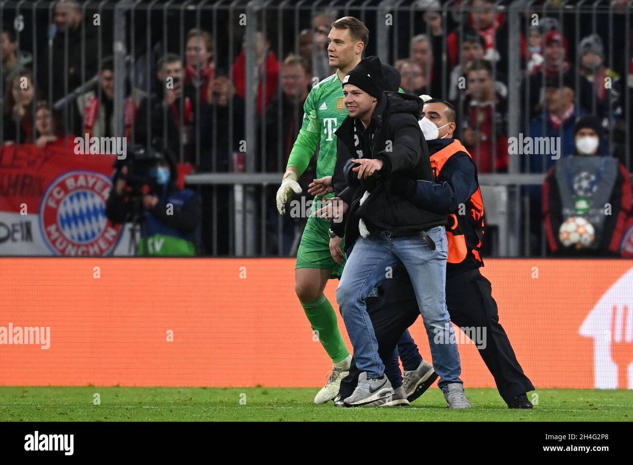 Streakers hi-res stock photography and images - Alamy