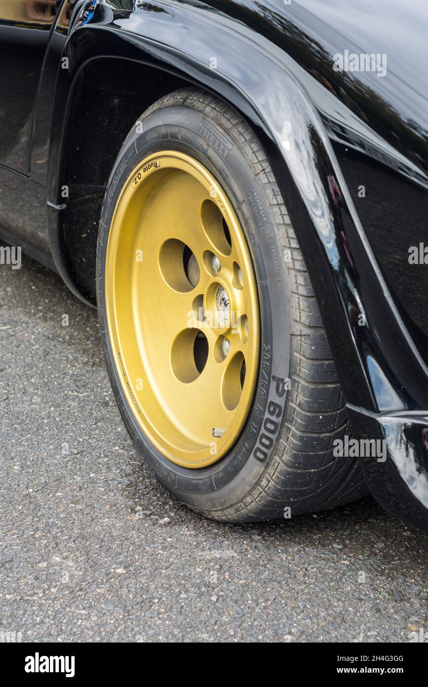 Gold campagnolo alloy hi-res stock photography and images - Alamy