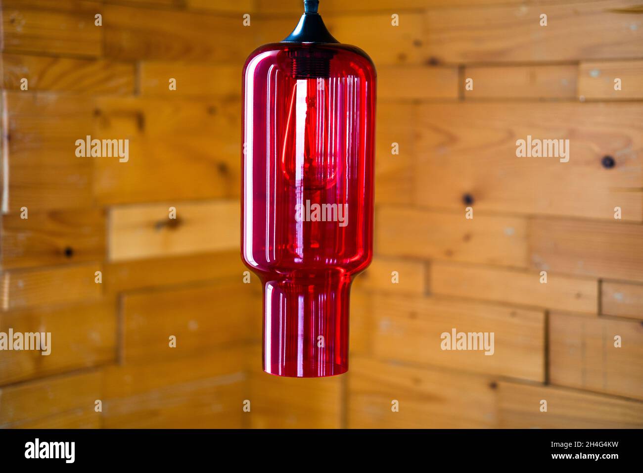 Red pendant lamp hi-res stock photography and images - Alamy