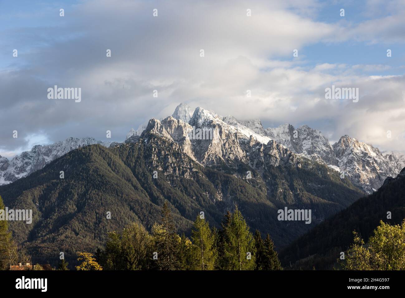 View of the Jules Alps with the mountains Spik, Kukova Spica and ...