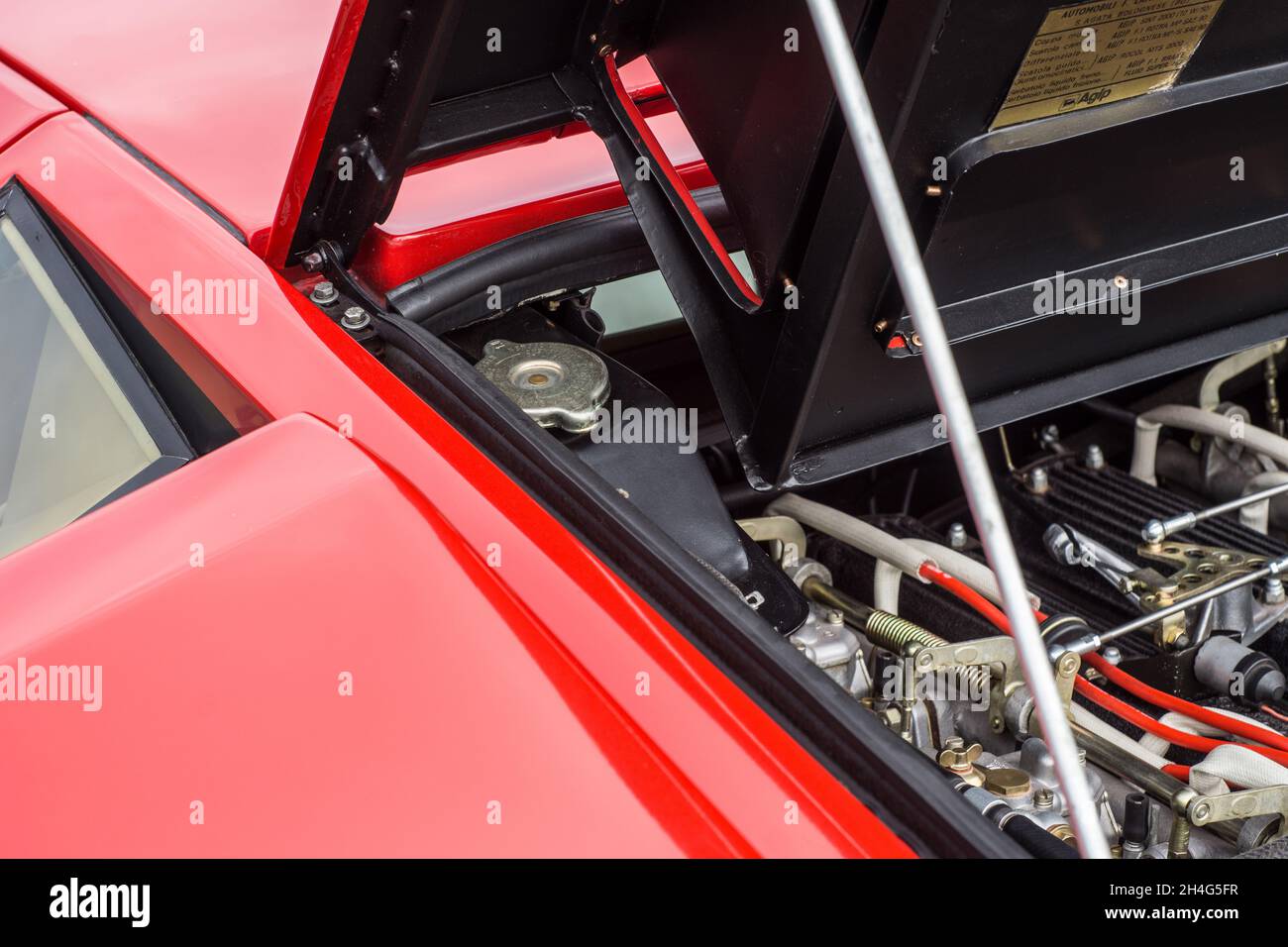 Countach engine bay hi-res stock photography and images - Alamy
