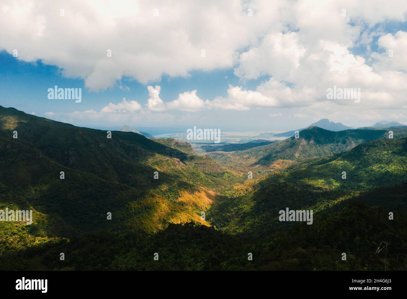 Bird's-eye view of the mountains and fields of the island of Mauritius ...