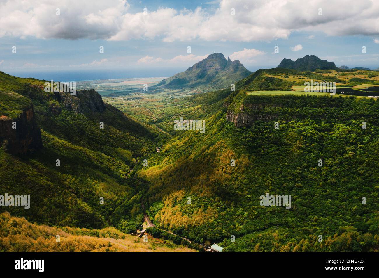 Mountain Landscape of the gorge on the island of Mauritius, Green ...