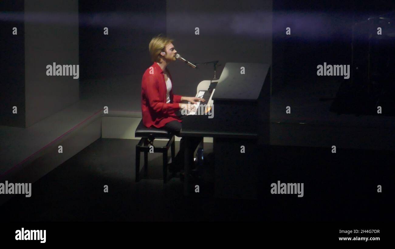 Los Angeles, California, USA 27th October 2021 Musician/singer Finneas ...