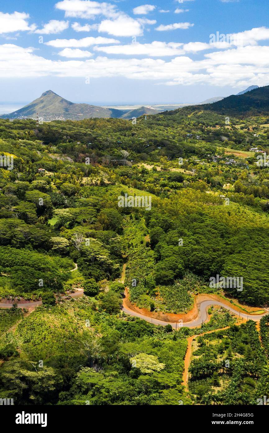 Bird's-eye view of the mountains and fields of the island of Mauritius ...