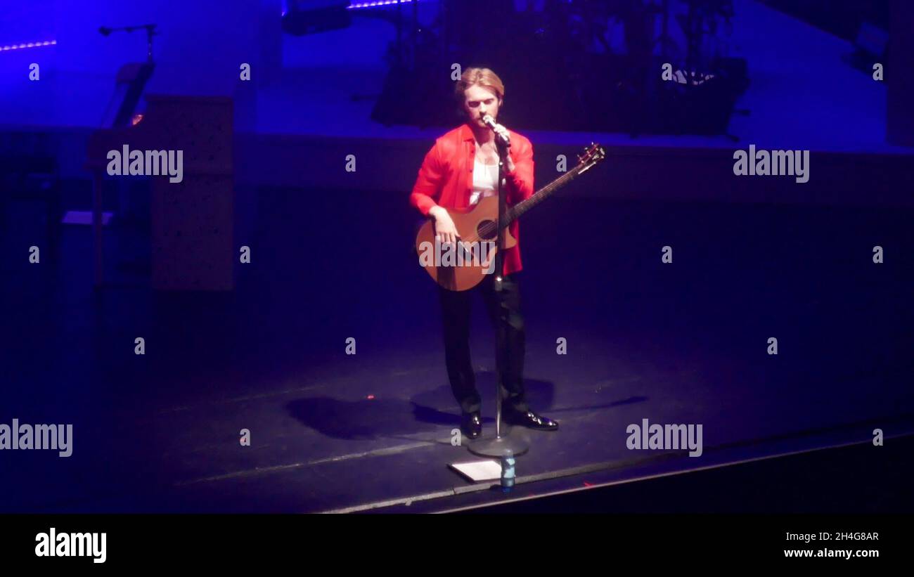 Los Angeles, California, USA 27th October 2021 Musician/singer Finneas ...