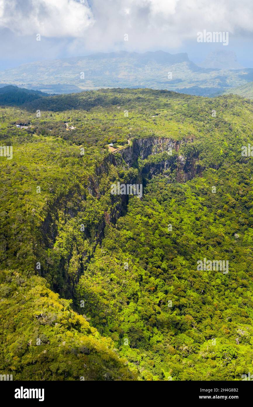 Bird's-eye view of the mountains and fields of the island of Mauritius ...