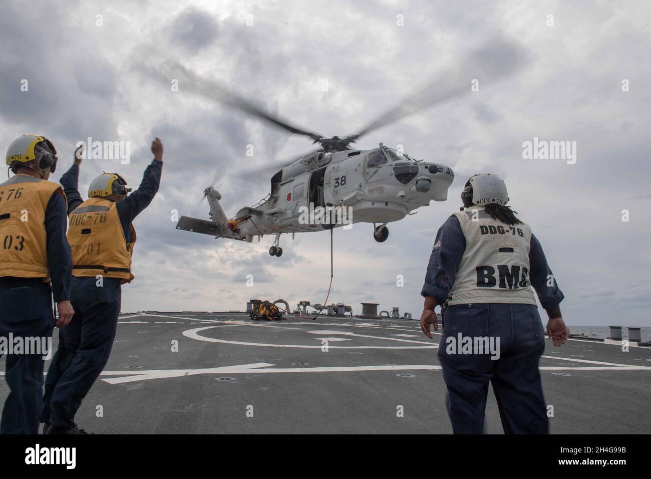 211101-N-TC847-1251 PHILIPPINE SEA (Nov. 1, 2021) Japan Self-Defense ...