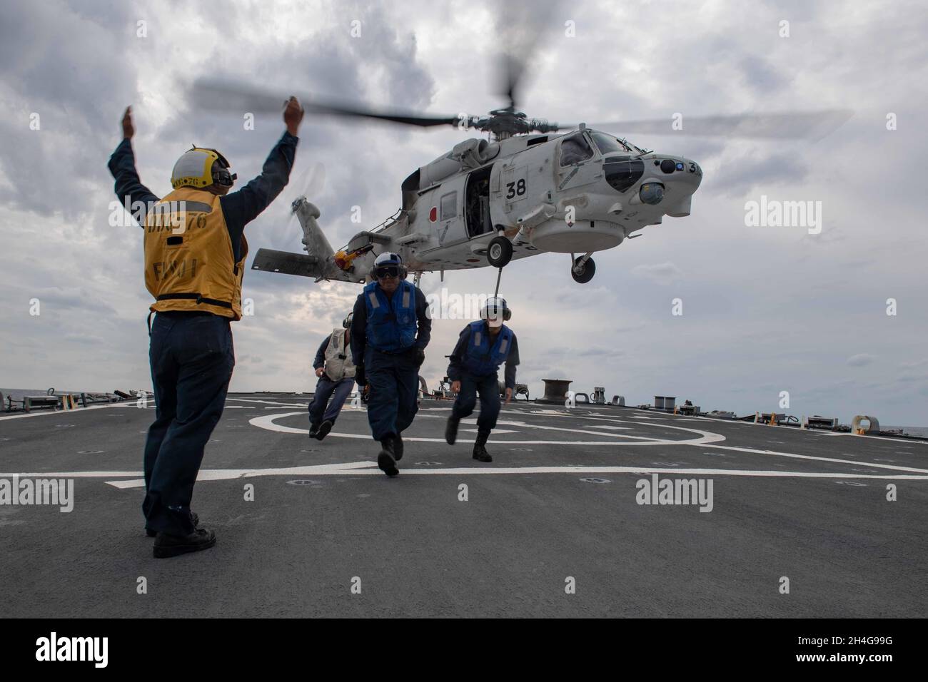 211101-N-TC847-1694 PHILIPPINE SEA (Nov. 1, 2021) Sailors complete ...