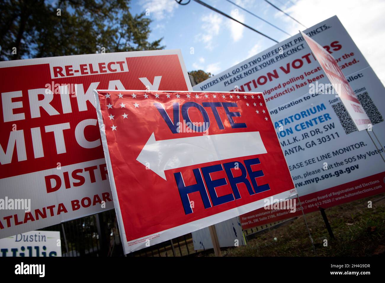 Atlanta, Georgia, USA. 2nd Nov, 2021. Voting signs in Atlanta ...