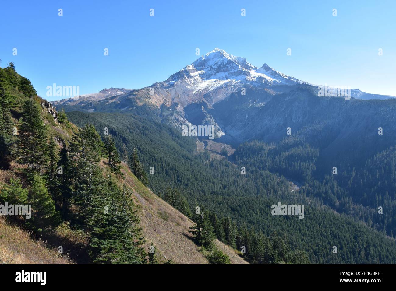 Spectacular views on a clear October day on the McNeil Point Trail in ...