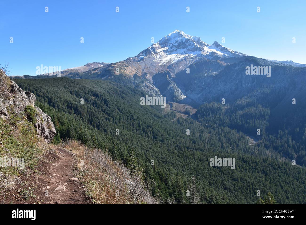 Spectacular views on a clear October day on the McNeil Point Trail in ...