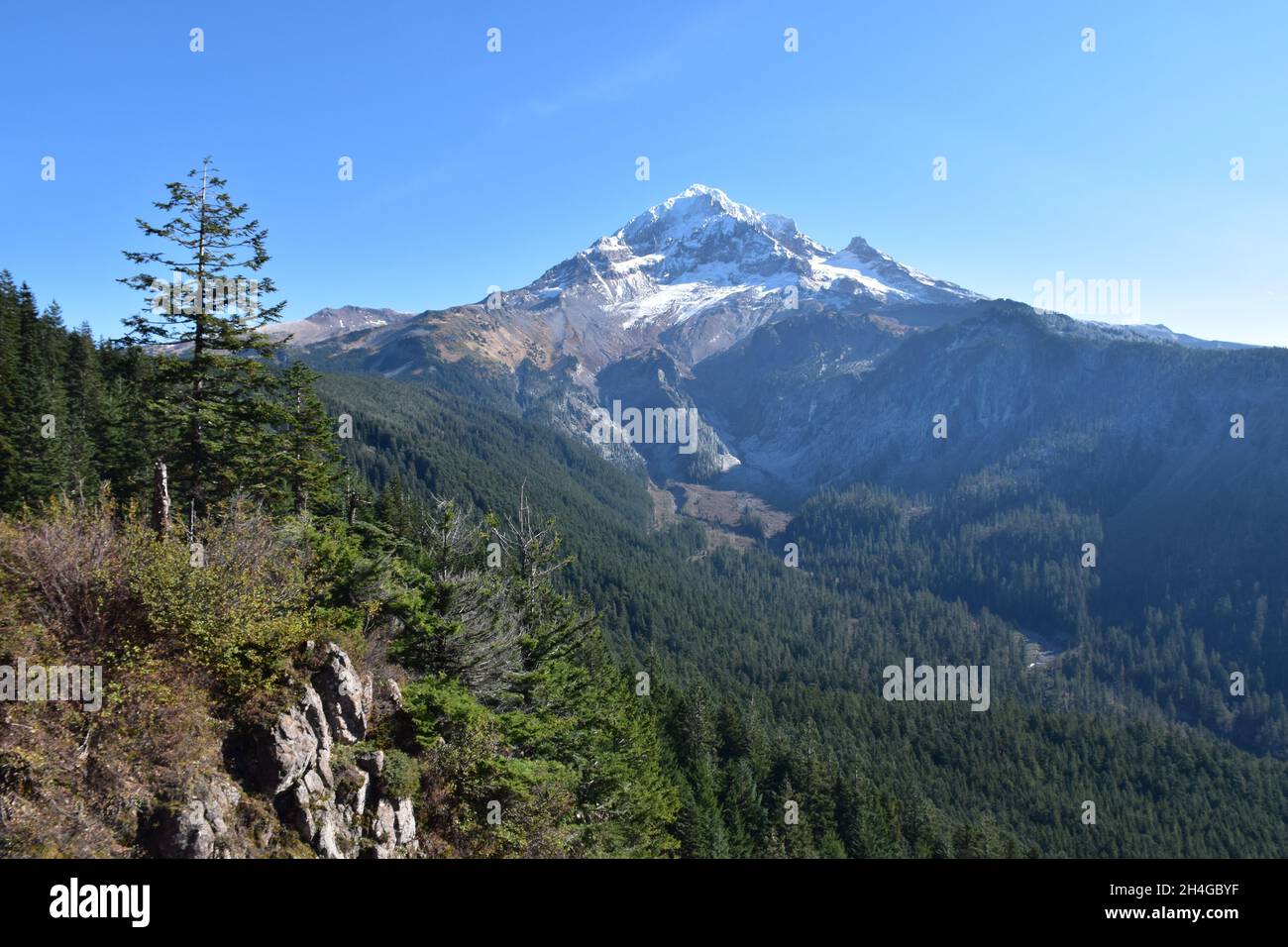 Spectacular views on a clear October day on the McNeil Point Trail in ...
