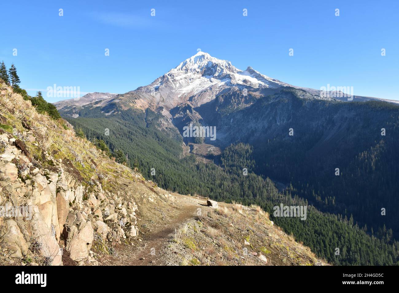 Spectacular views on a clear October day on the McNeil Point Trail in ...