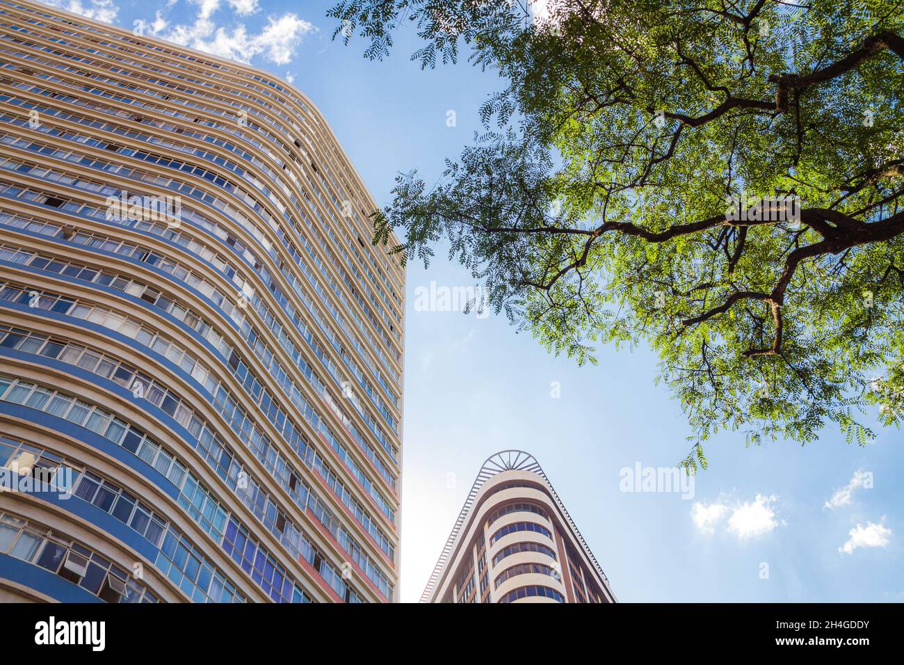 Edificio pilar hi-res stock photography and images - Alamy