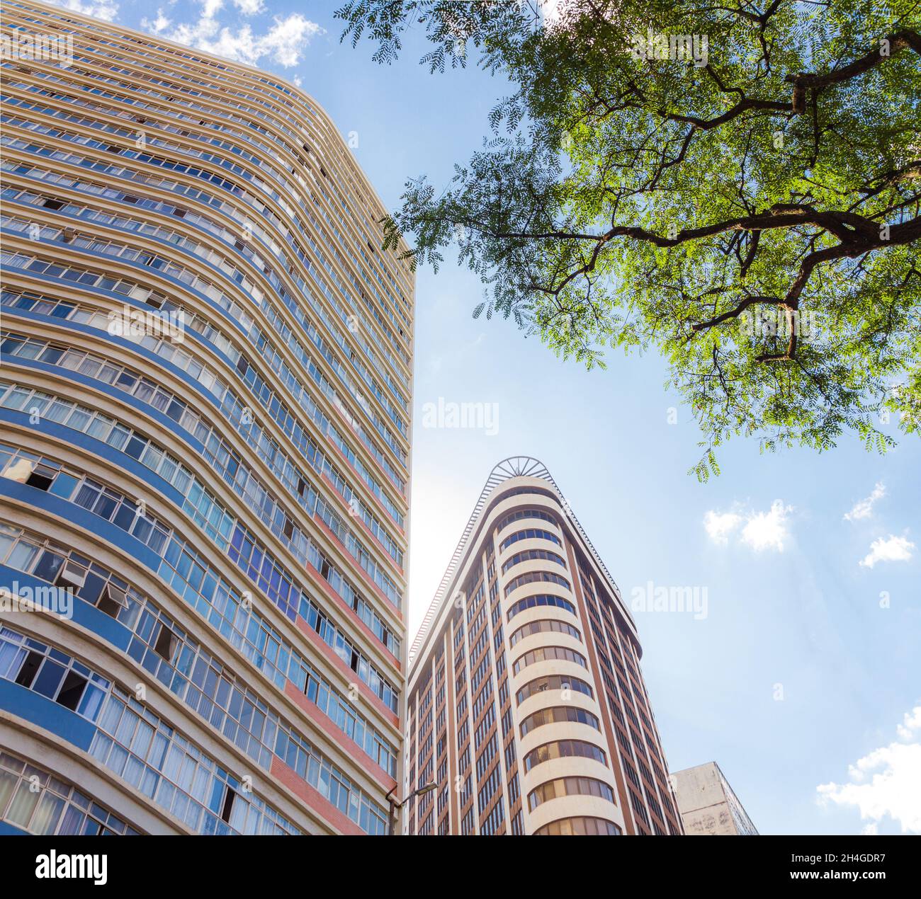 Edificio pilar hi-res stock photography and images - Alamy