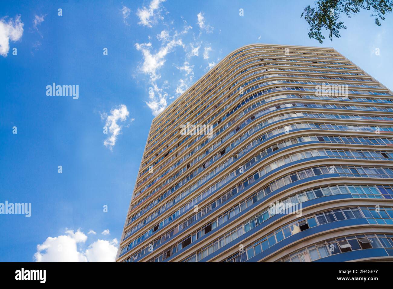 Edificio pilar hi-res stock photography and images - Alamy