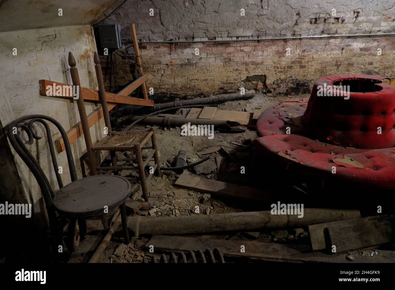 Abandoned furnitures in Seattle Underground a network of underground ...