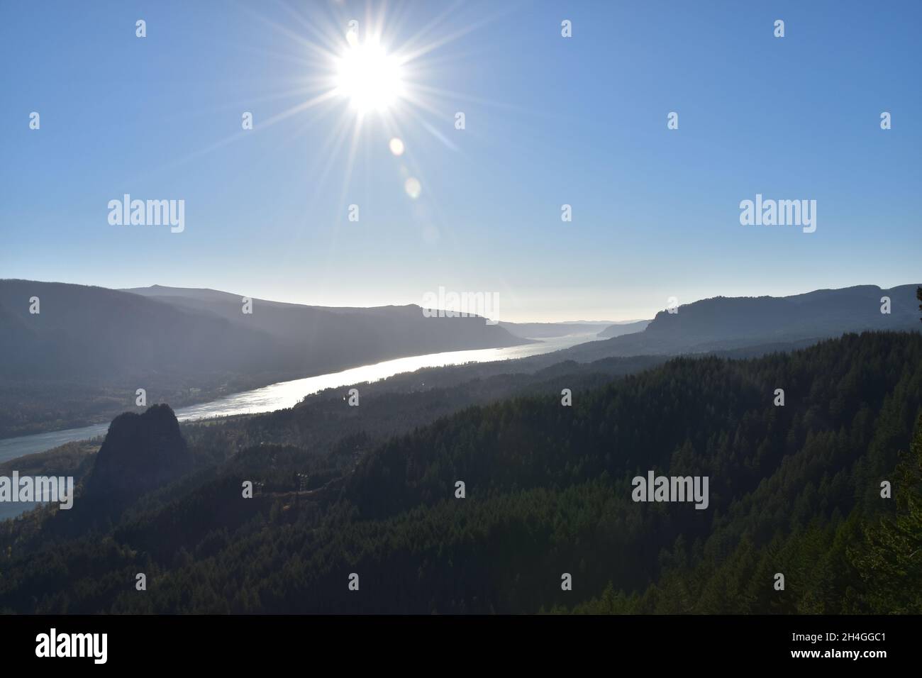 Views of Beacon Rock and the Columbia River from the Hamilton Mountain ...