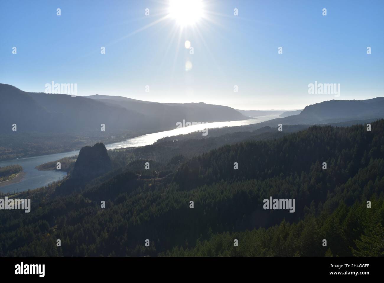 Views of Beacon Rock and the Columbia River from the Hamilton Mountain ...