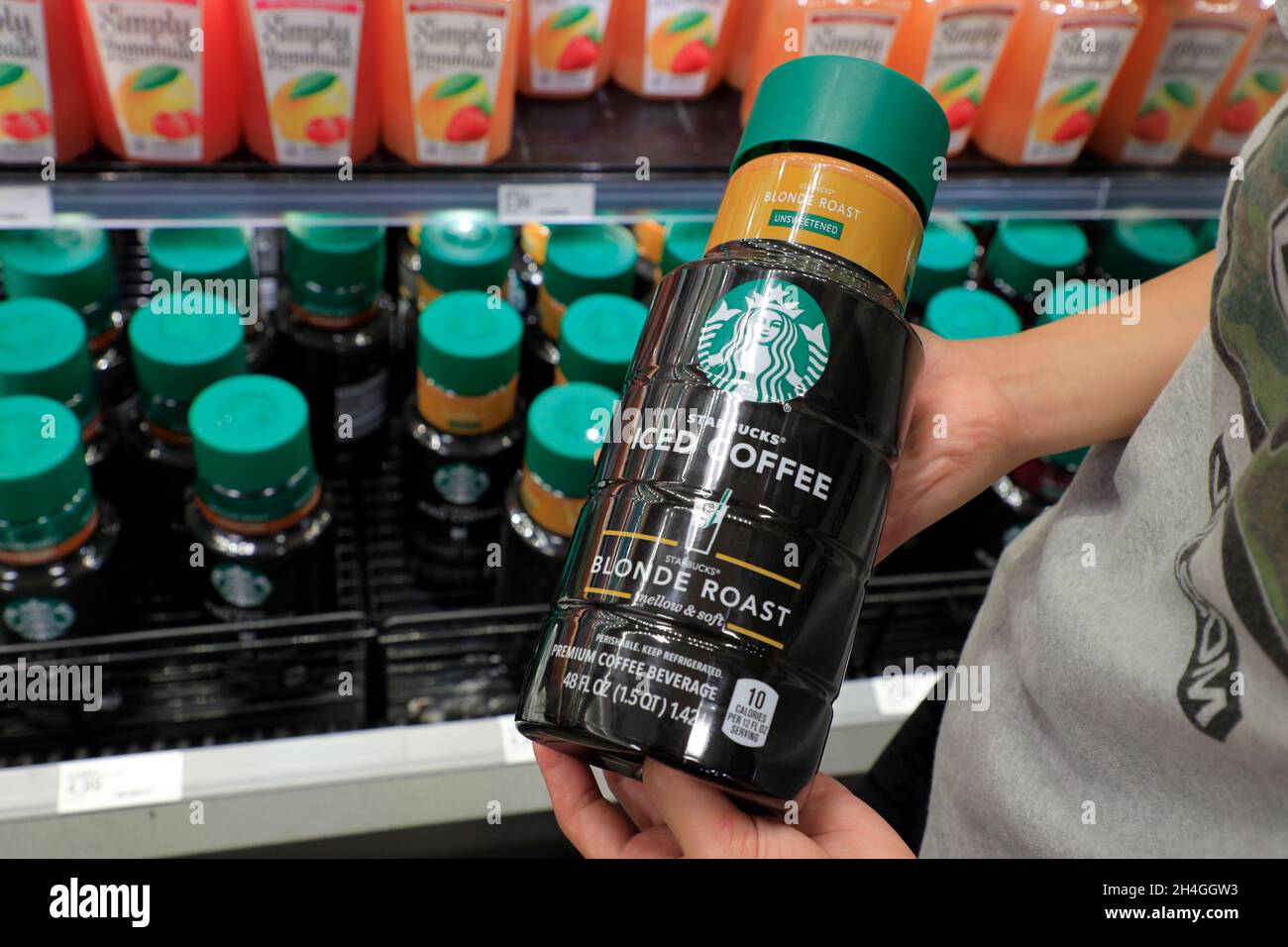 48 fl oz hi-res stock photography and images - Alamy