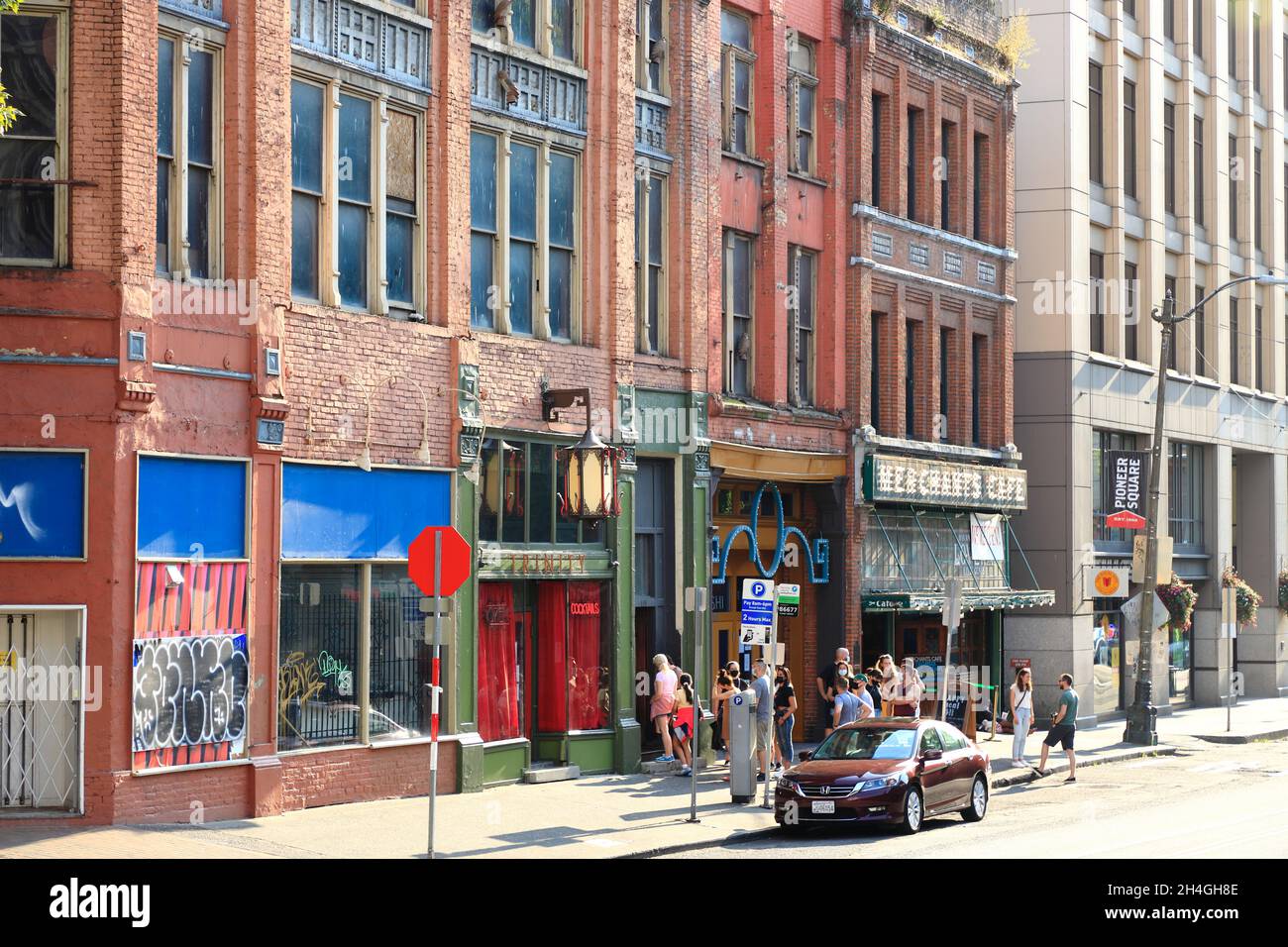Buildings pioneer square seattle hi-res stock photography and images ...