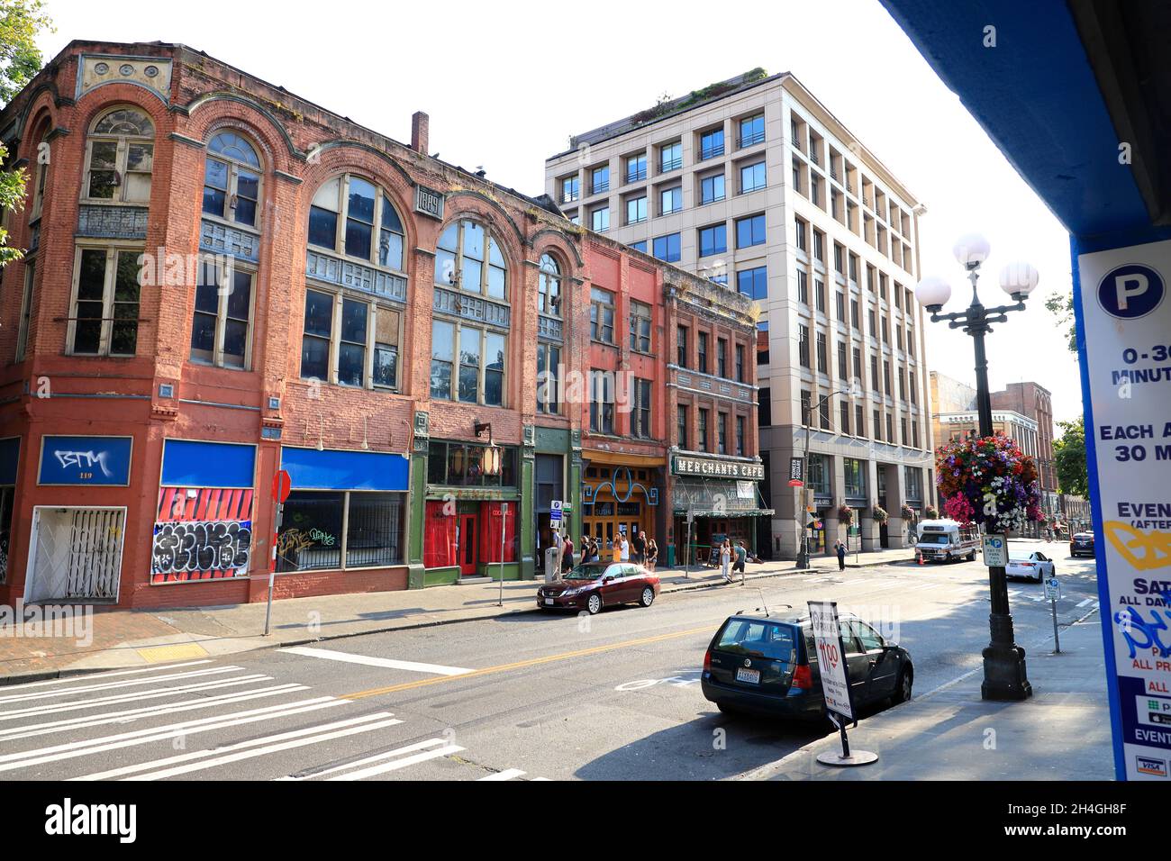 Buildings pioneer square seattle hi-res stock photography and images ...