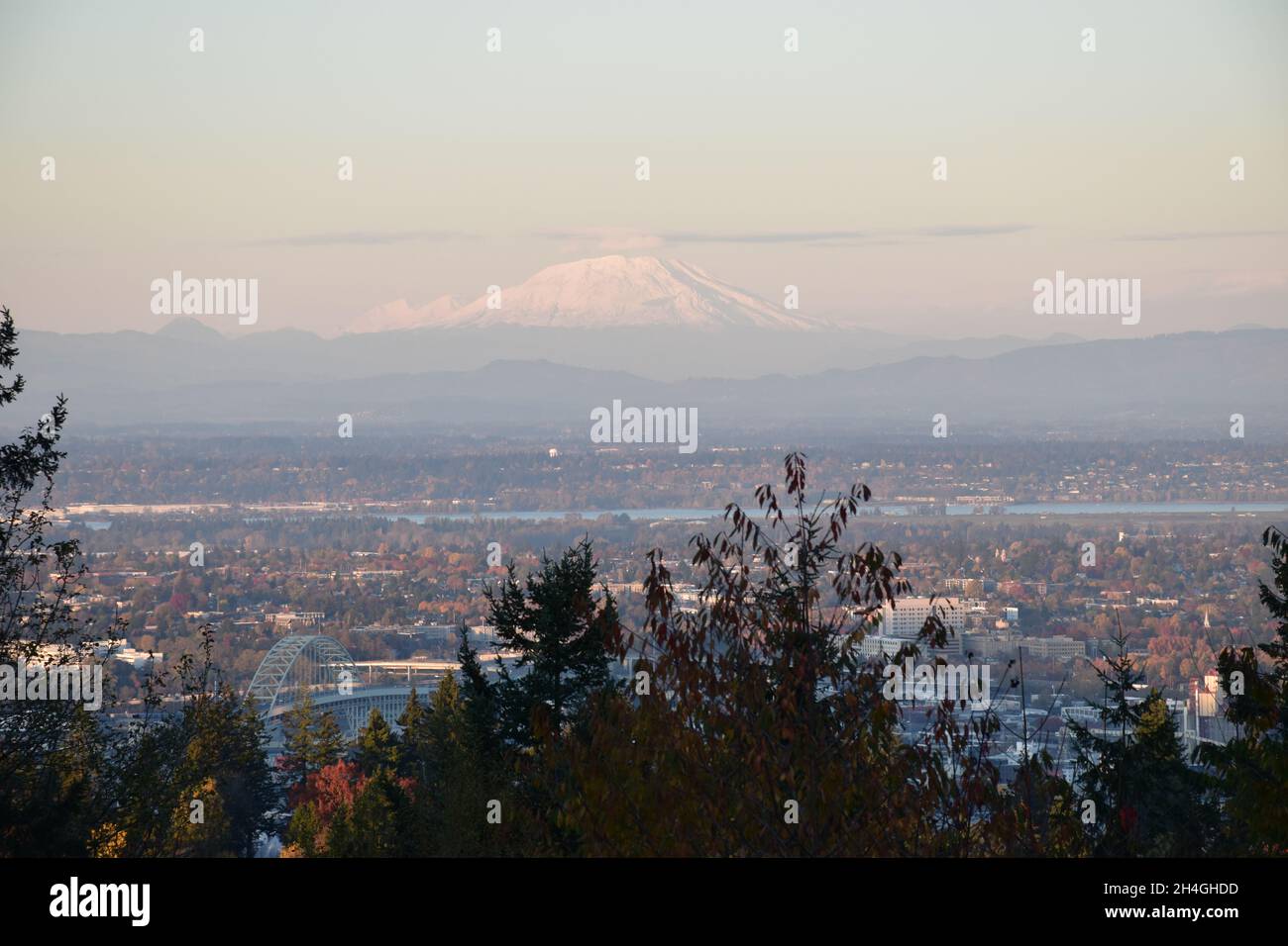 Mt St Helens seen at sunset from Council Crest Park in Portland, Oregon ...