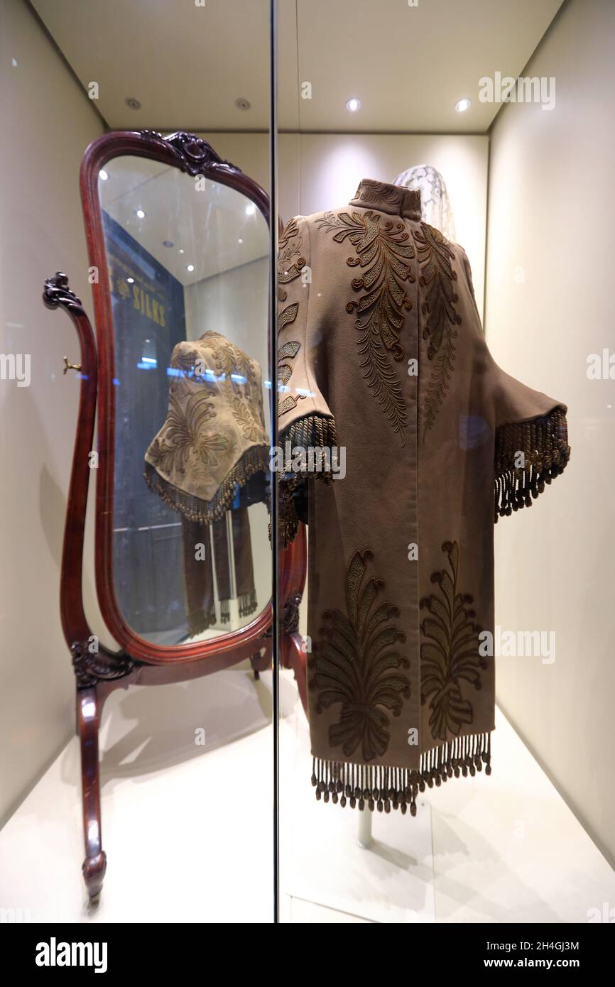 Cloaks and wraps hi-res stock photography and images - Alamy