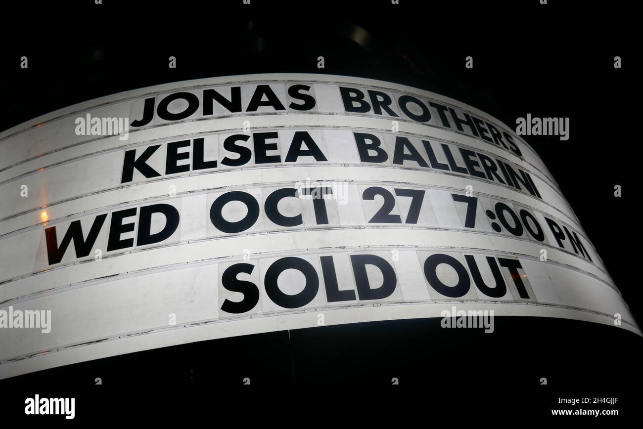 Los Angeles, California, USA 27th October2021 Jonas Brothers and Kelsea ...