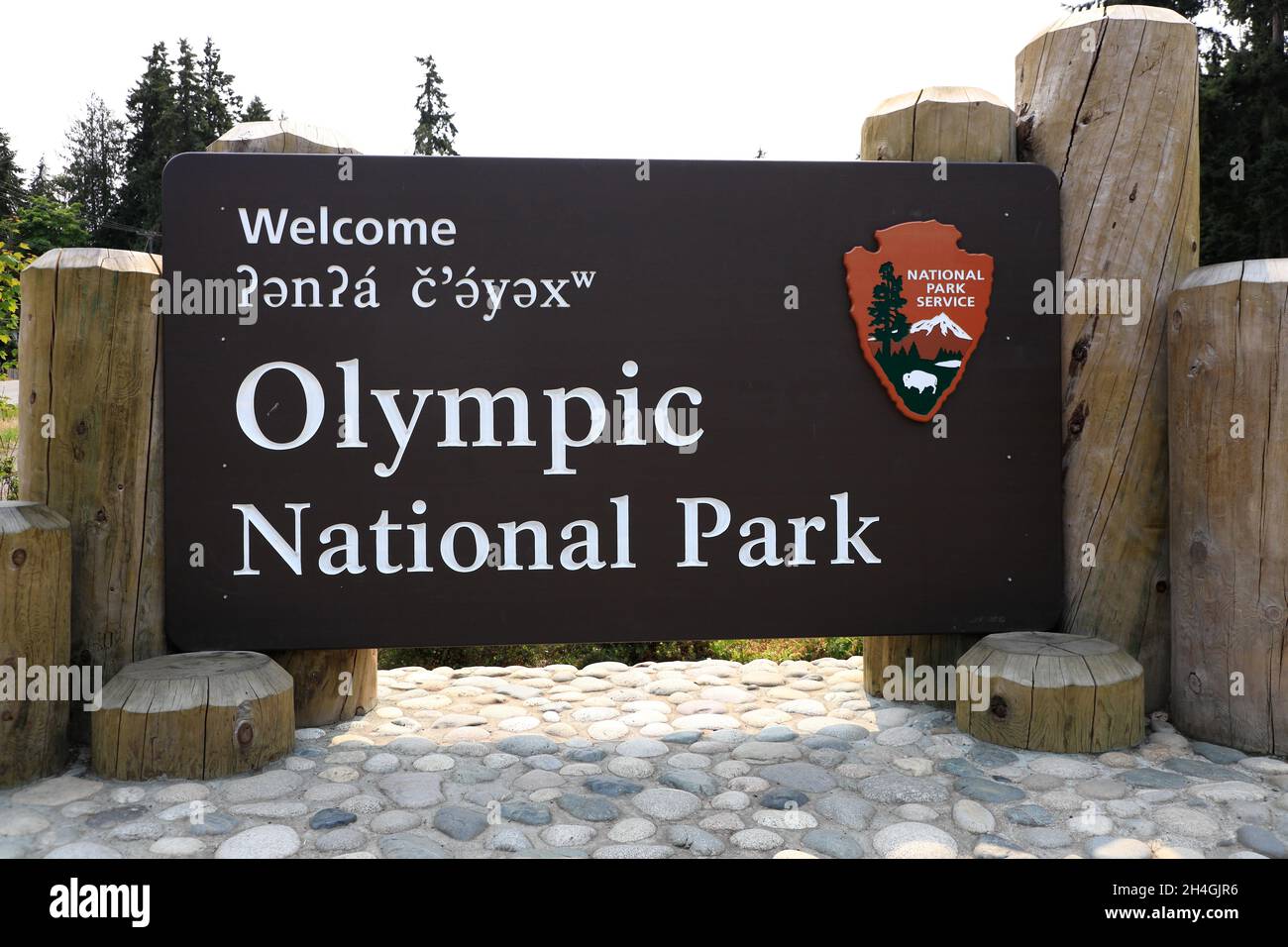 Entrance sign olympic national park hi-res stock photography and images ...