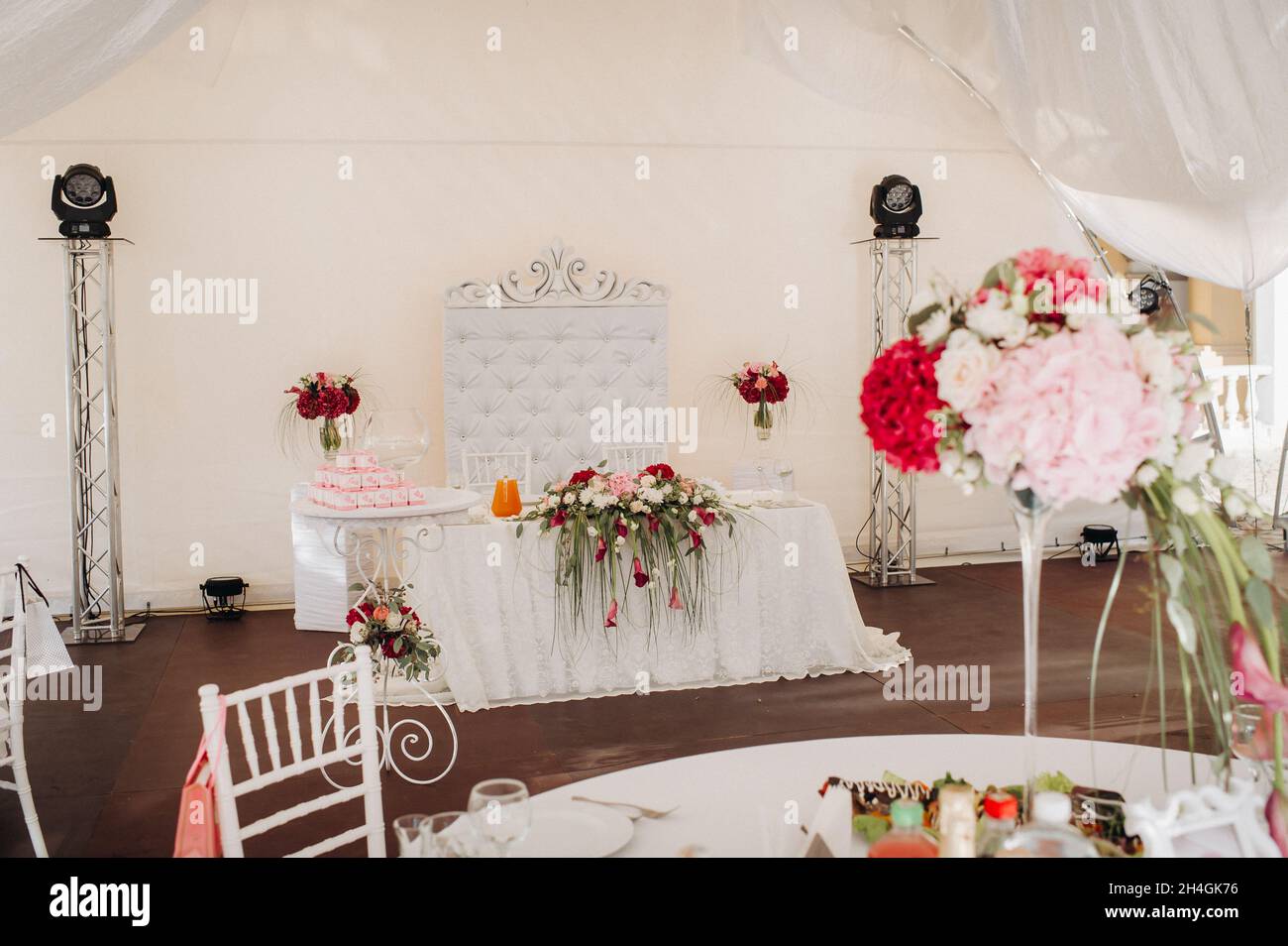 Candlelight table castle hi-res stock photography and images - Alamy